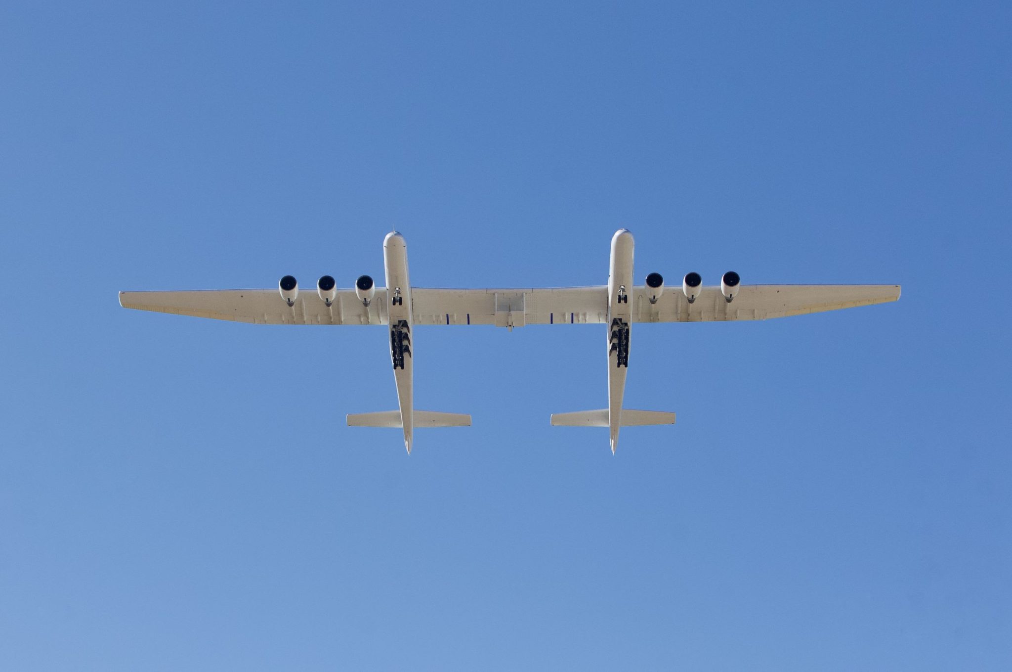 The World’s Largest Aircraft by Wingspan Sets New Altitude Record ...
