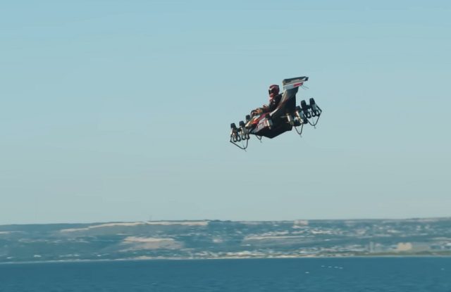 French inventor Franky Zapata unveils JetRacer aircraft – NETWorX – HIVE